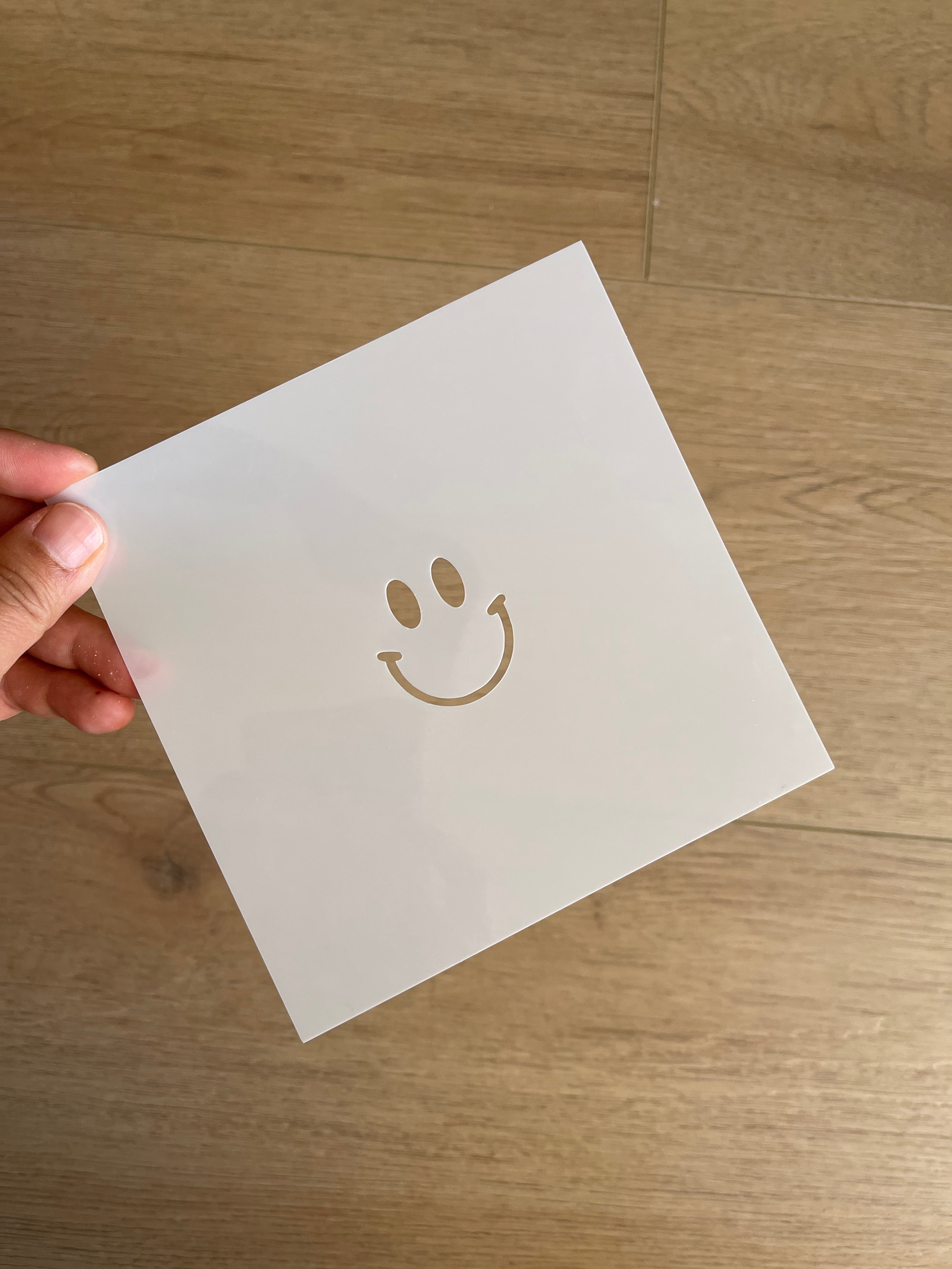 Happy face stencil – Busy Bee Sweet
