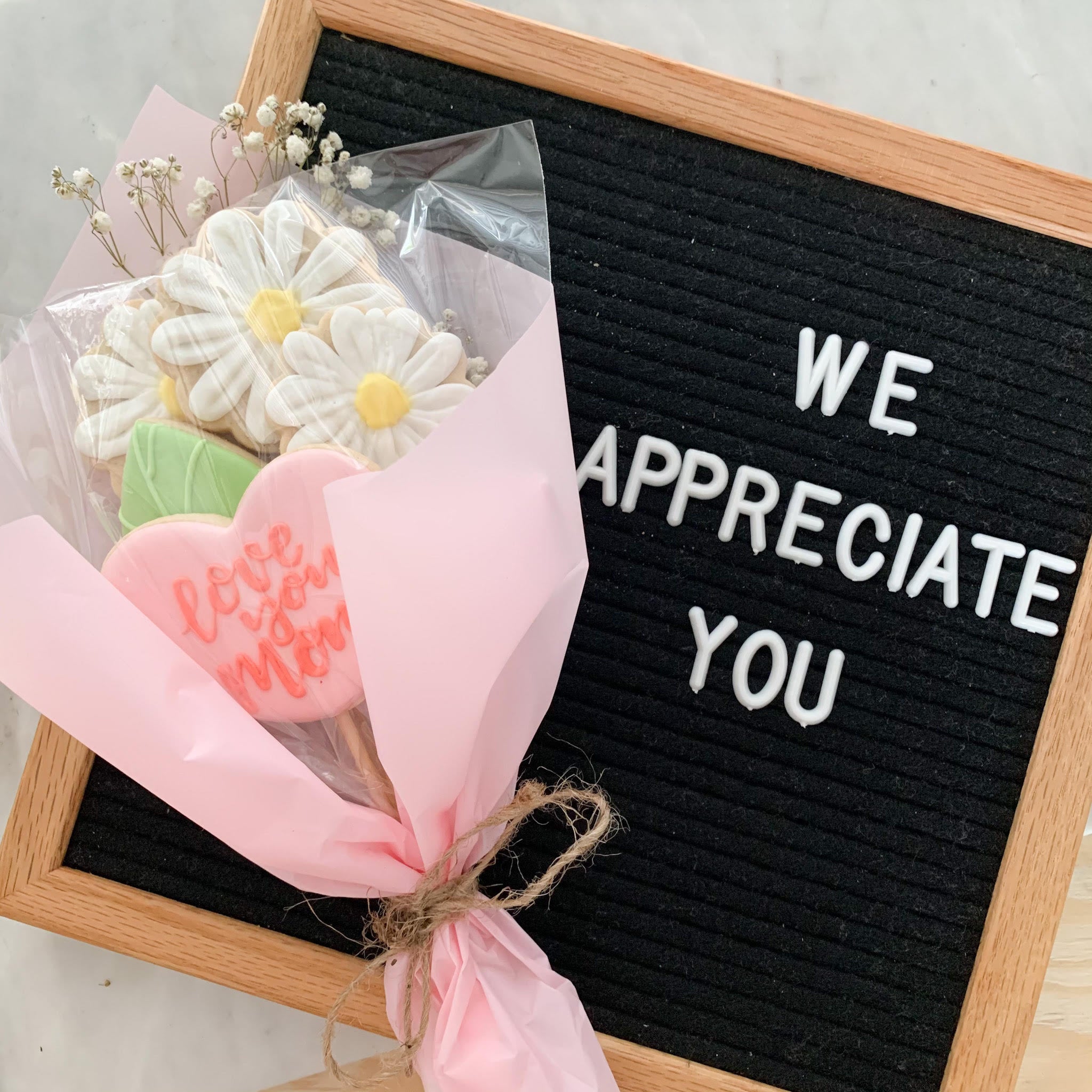 Mini Daisy Bouquet – Busy Bee Sweet